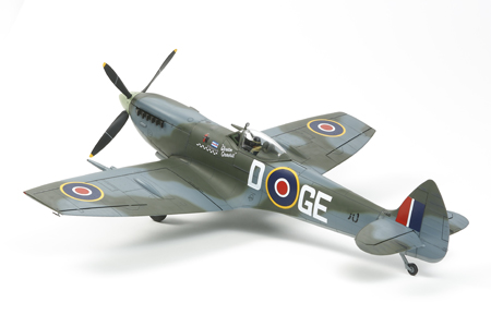 Tamiya 60321 British IIWW fighter Supermarine Spitfire Mk.XVIe