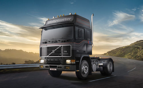 Italeri 3923 Volvo F-16 Globetotter