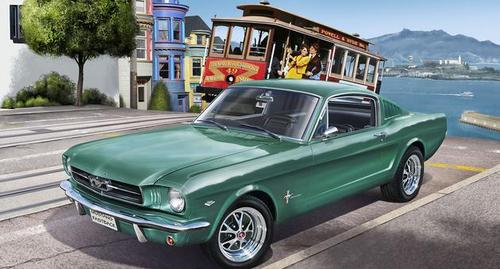 Revell 07065 1965 Ford Mustang 2+2 Fastback