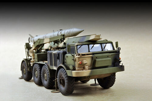 Trumpeter 07179 Russian 9P113 TEL w/9M21 Rocket of 9K52 Luna-M Short-range artillery rocket system (FROG-7)