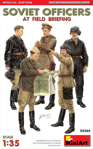 MiniArt 35365 Soviet Officers At Field Briefing Special Edition