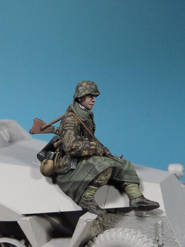 The Bodi Miniatures 35223 Waffen SS Half-Truck Rider For Sd.Kfz. 251 (WWII) #5