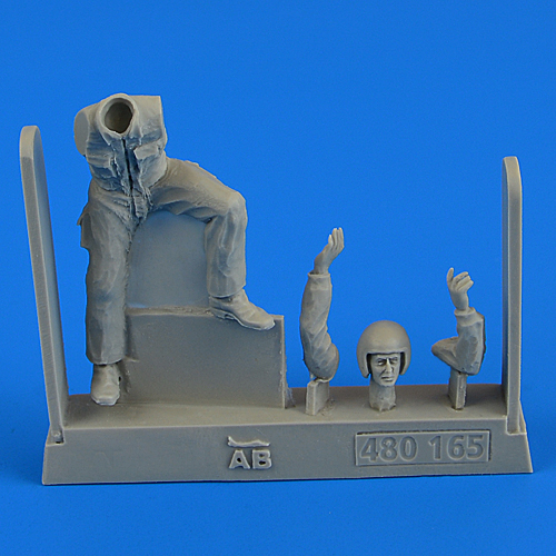 Aerobonus 480165 Warsaw Pact Aircraft Mechanic - part 1 Figurines