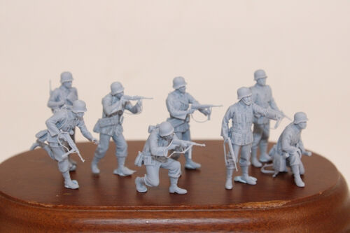 Peddinghaus-Decals 72F029 German WWII soldiers with MP 40 attacking (8 figures)