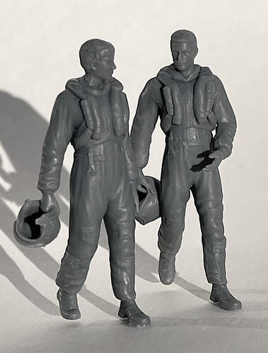 Pilot Replicas 483DP004 RAF Pilots Walking - late 1950s & 1960s.