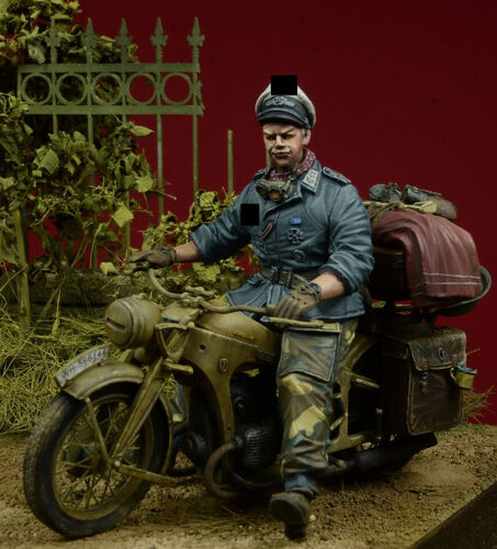 D-DAY miniature studio 35080 HG Division Officer Motorcycle Rider