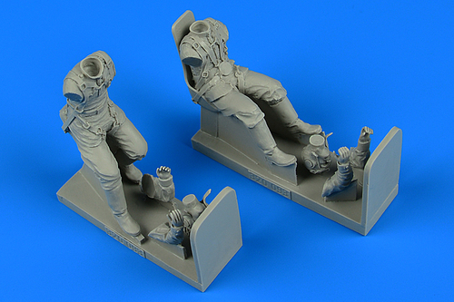 Aerobonus 320093 Soviet WWII Pilot and Gunner for Il-2m3 Sturmovik wit seat Figurines TRUMPETER