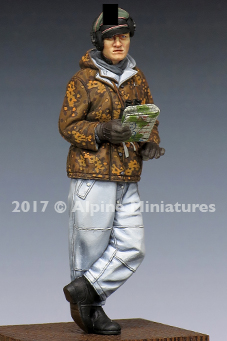 Alpine Miniatures 35238 WSS Panzer Commander Winter