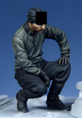 The Bodi Miniatures 35135 German Panther crewman WWII #2