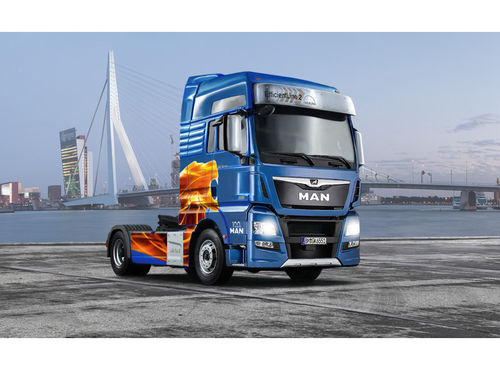 Italeri 3916 Man TGX XXL D38