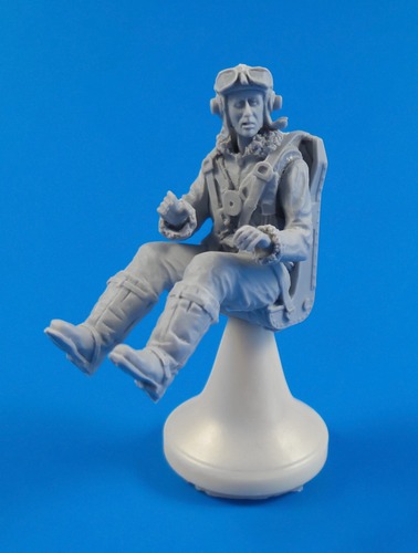 CMK F32316 British Tempest Pilot, sitting