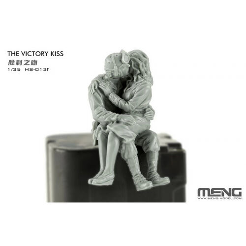 Meng Model HS013R The Victory Kiss (2 figures)