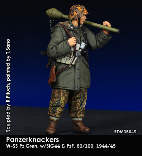 Rado Miniatures 35049 Panzerknackers W-SS Pz.Gren. w/StG44 & PzF. 60/100, 1944/45