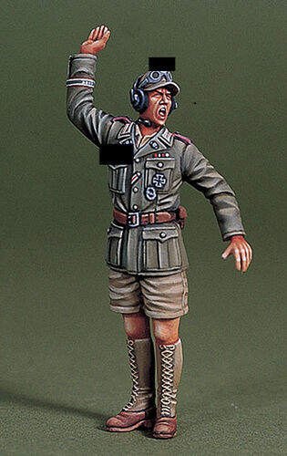 DEF Model DO35013 WWII DAK Panzer Commander on board
