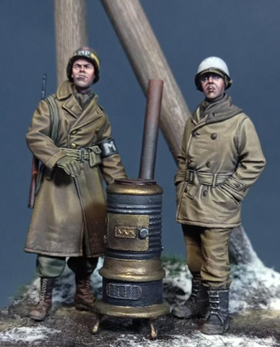 The Bodi Miniatures 35172 US Military Police & GI 'Ardennes 1944' WW II with stove