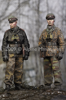 Alpine Miniatures 35077 LAH Officers Ardennes Set (2 figs)