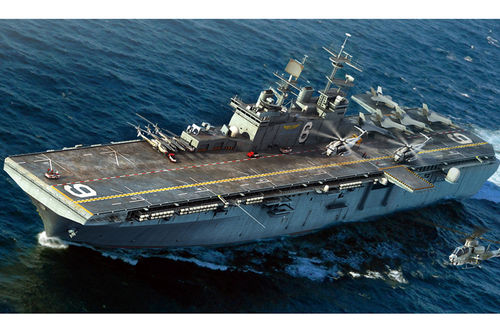 Hobby Boss 83407 LHD-6 USS Bonhomme Richard