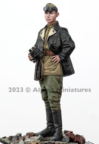 Alpine Miniatures 35306 WW2 Soviet Tank Officer #1