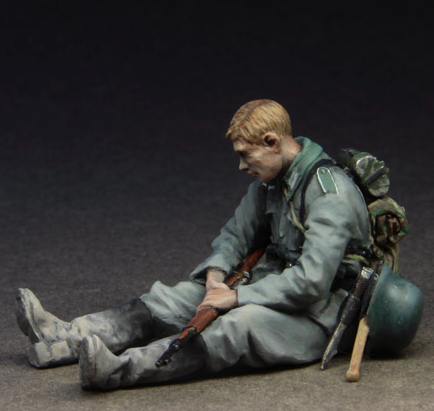 Stalingrad 3533 German Infantryman at rest