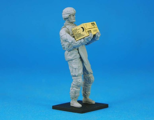 Legend LF0117 US OIF Soldier at rest