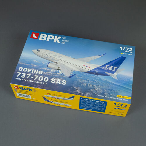 Big Planes Kits 7228 Boeing 737-700 SAS