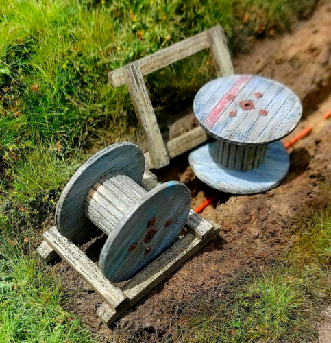 Model scene 48511 Cable reels
