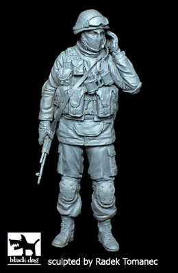 DISCONTINUED Black Dog F35101 Soldier in Crimea N°2