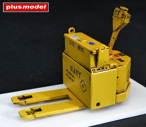 Plus Model 4053 Palet truck Blue Giant