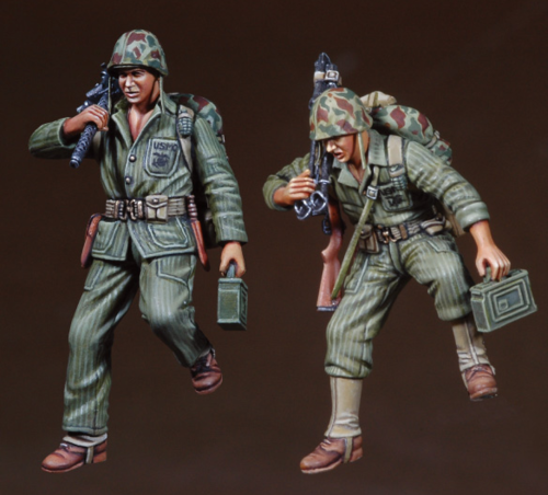 DEF Model DO35C11 WWII USMC Machinegun Team on the slope