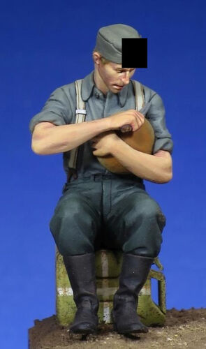 The Bodi Miniatures 35145 German Eating Soldier WWII