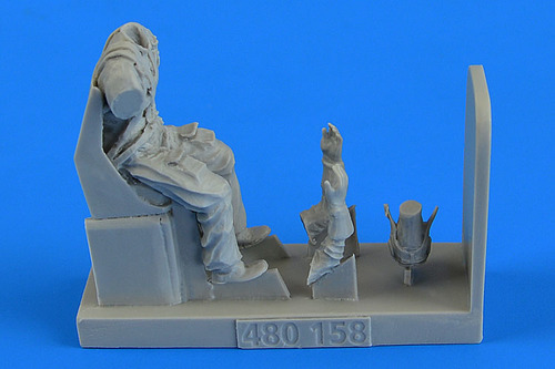 Aerobonus 480158 Czechoslovakian Air Force Fighter Pilot with seat for Avia B.534 III. Series (1935-1939) Figurines EDUARD