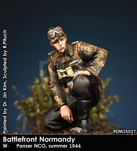 Rado Miniatures 35037 W-SS Panzer NCO, summer 1944 - Battlefront Normandy