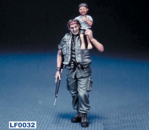 Legend LF0032 US Soldier with aVietnamese child on his shoulder