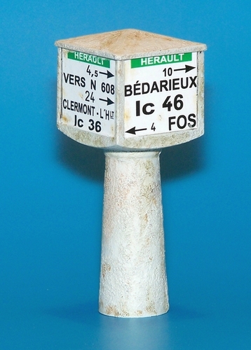 Plus Model 392 Fingerpost - France