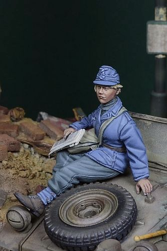 D-DAY miniature studio 35231 Luftwaffe Helferin 1943-45