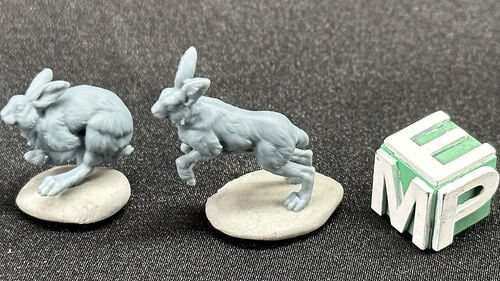 EMP3D 25130408 Zające Biegnące - 2 Różne Sztuki