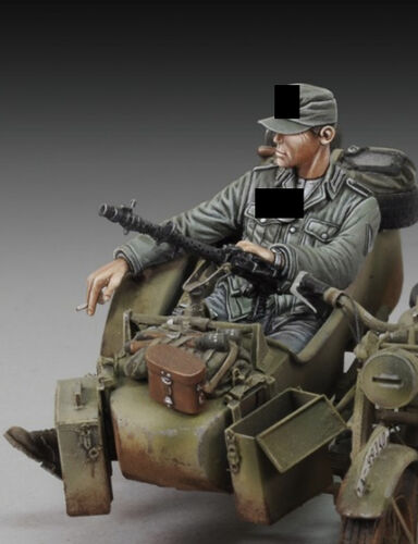 Royal Model di R. Reale 676 German infantry Cigarette Break