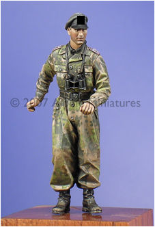 Alpine Miniatures 35030 Waffen SS Panzer Officer