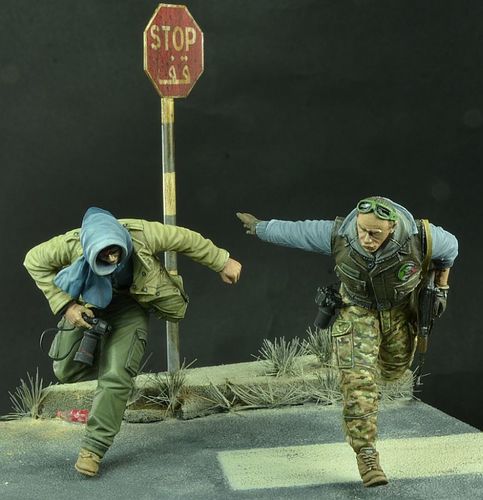 D-DAY miniature studio 35098 "On the run" - The War Correspondent Set, Modern Times