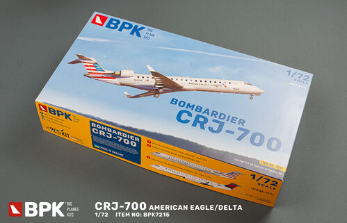 Big Planes Kits 7215 Bombardier CRJ-700 American Eagle/Delta