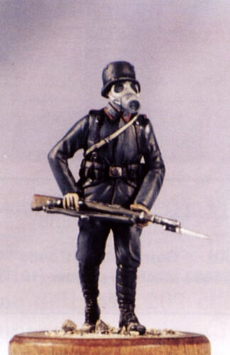 TAURO MODEL 35010 Imperial German Infantry Soldier with Gas Mask (1917-1918)