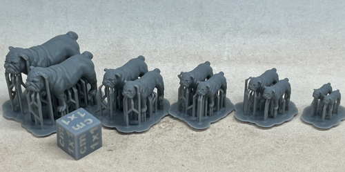 EMP3D 48130104 Psy - buldog - 2 sztuki mniejszy/ większy