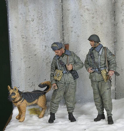 D-DAY miniature studio 35227 East German Border Troops With Dog, Winter 1970-80’s