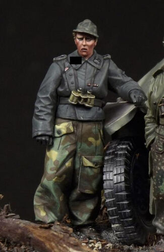 The Bodi Miniatures 35080 SS panzer recon officer #1