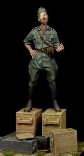 The Bodi Miniatures 35121 Singing Italian officer WWII