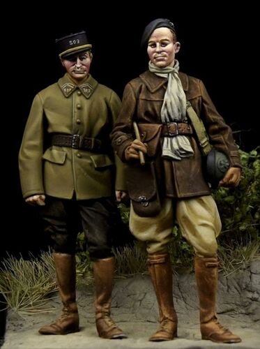 The Bodi Miniatures 35103 French Tank Crewman & NCO WWII