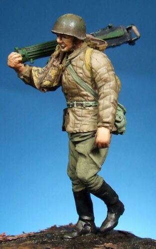 The Bodi Miniatures 35046 Soviet machine gunner