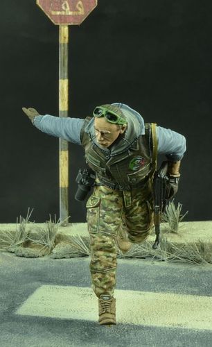 D-DAY miniature studio 35097 War Correspondent with AK47, Modern Times