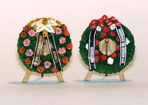 Plus Model 376 Funeral wreaths with easels