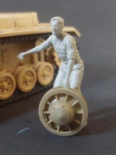 PanzerArt FI35-239 German Tank Mechanic At Work No. 2